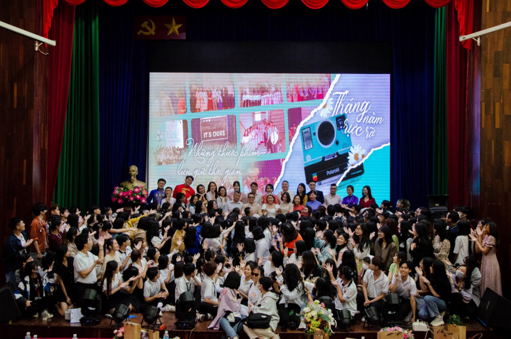 TRƯỜNG ĐẠI HỌC KHOA HỌC XÃ HỘI VÀ NHÂN VĂN - ĐHQG TP.HCM