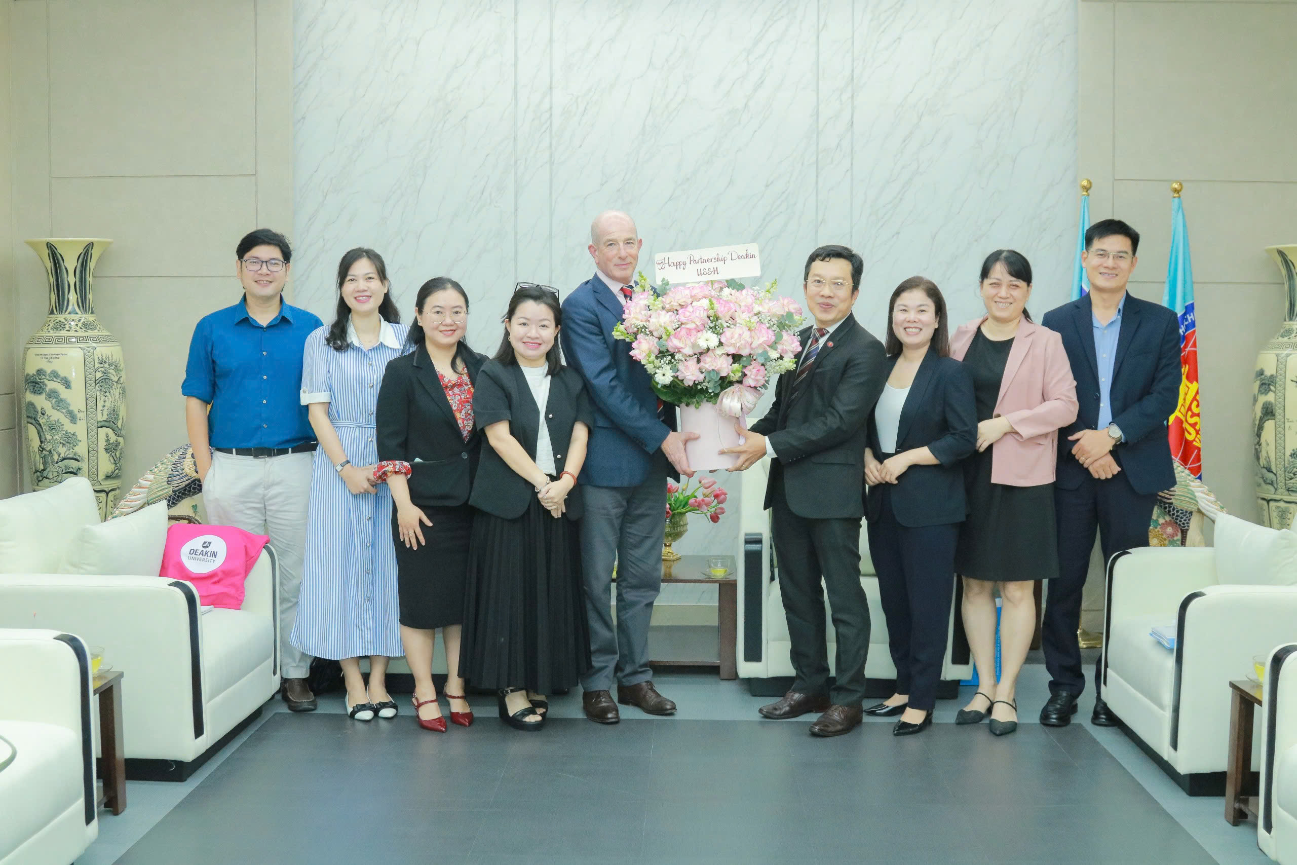 Giáo sư Simon Tormey thăm và làm việc tại Trường ĐH KHXH&NV, ĐHQG-HCM