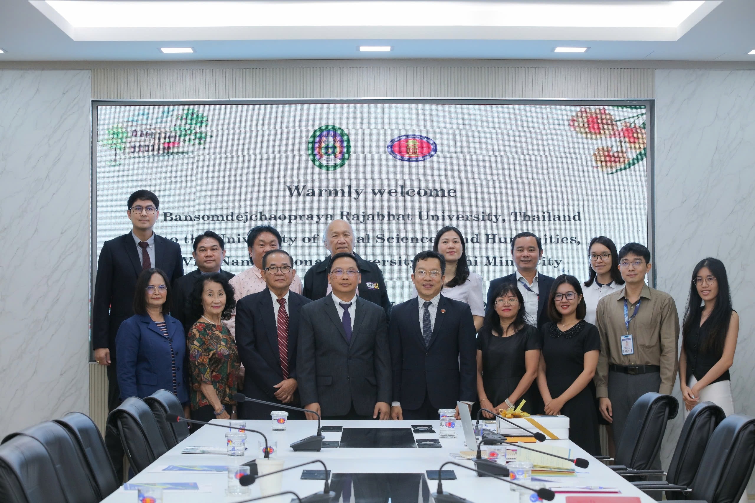 Strengthening cooperation between USSH, VNU-HCM and BSRU, Thailand