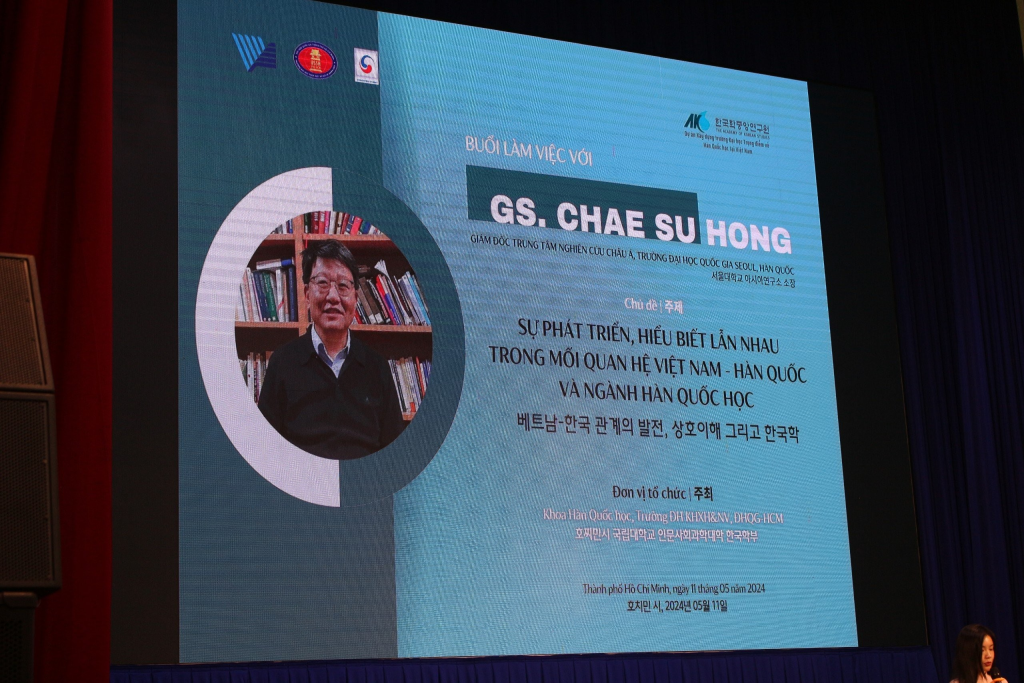 Buổi nói chuyện của GS. Chae Su Hong về ngành Hàn Quốc học tại Việt Nam