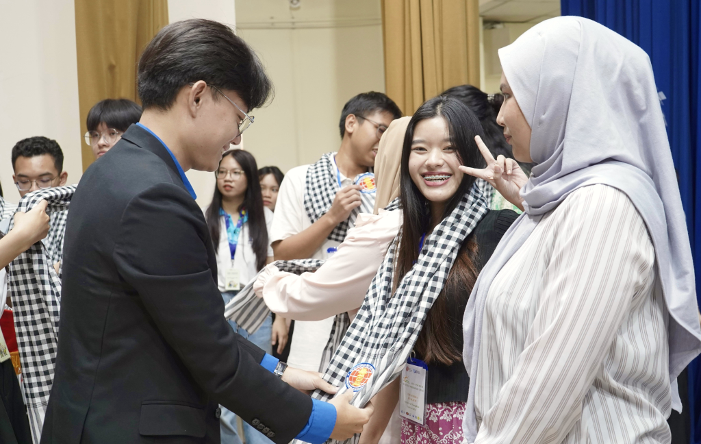 Tăng cường trải nghiệm quốc tế và nâng cao nhận thức của sinh viên qua ...