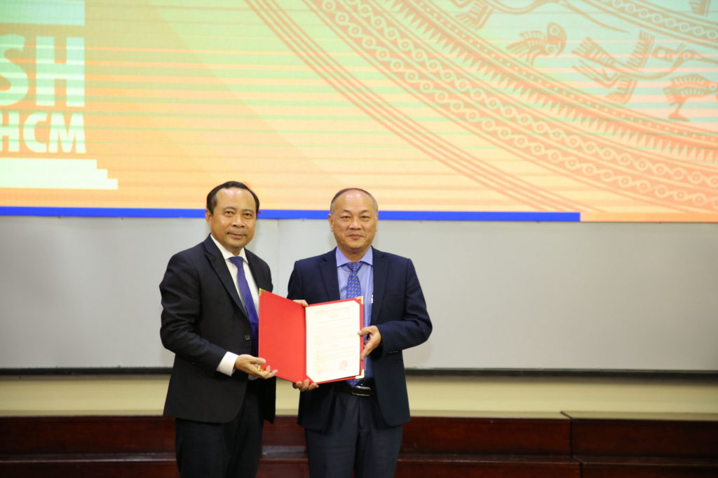 Trường ĐH KHXH&NV phải là nơi duy trì, phát huy và lan tỏa các giá trị văn hóa truyền thống của ...