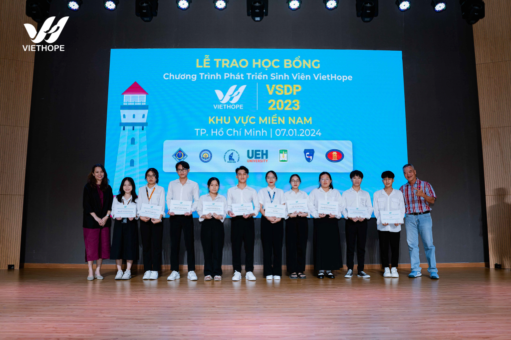 37 sinh viên Trường ĐH KHXH&NV nhận học bổng VSDP 2023