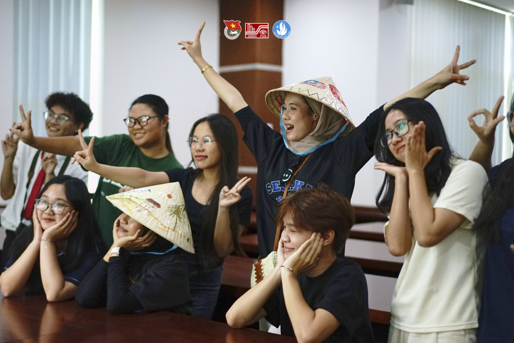 Chương trình giao lưu văn hóa với Trường Keris Mas College, Đại học ...